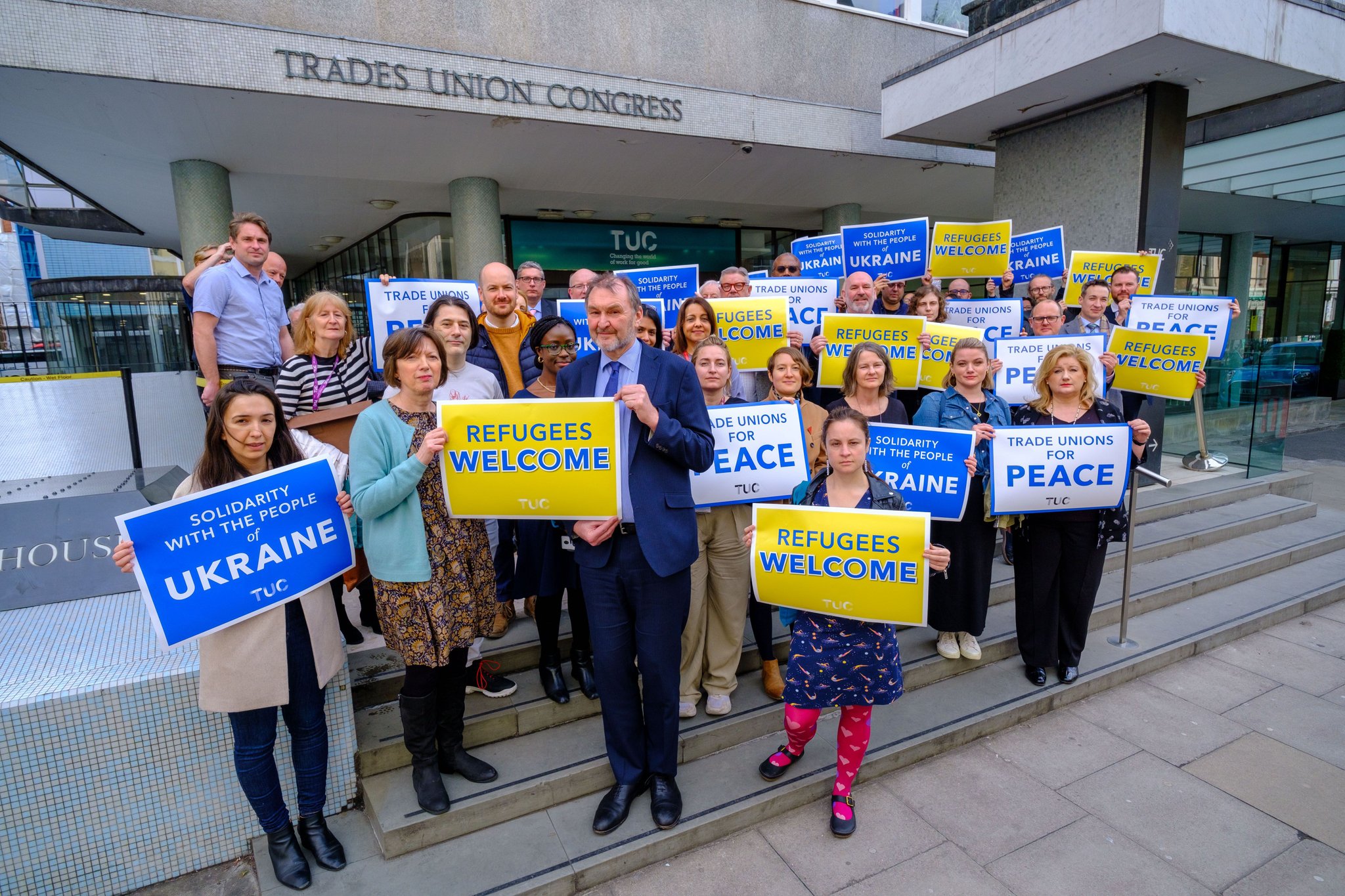 Stand in solidarity with the people of Ukraine | TUC