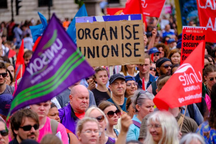 Three charts on trade union membership | TUC