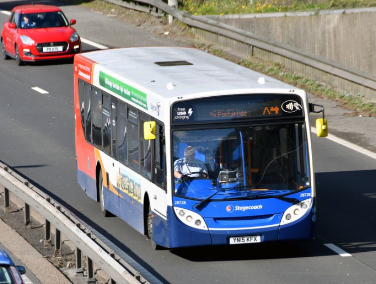 Stagecoach bus drivers in South Wales win £1 per hour pay rise | TUC